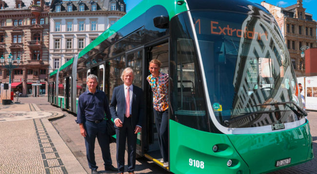 ESWE Verkehr testet Doppelgelenkbus von Hess | Busnetz